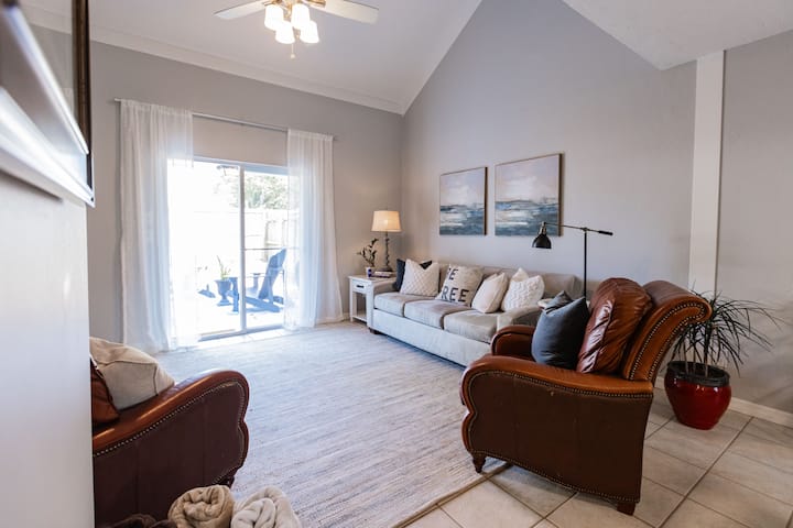 August Breeze - Beach, Fun, Sun, Close To Sights - Vilano Beach, FL