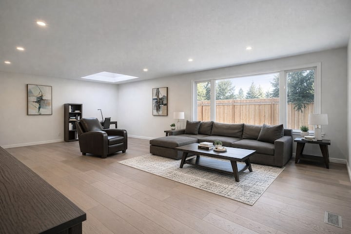 Spacious 5 Bdrm Markham Home - Markham