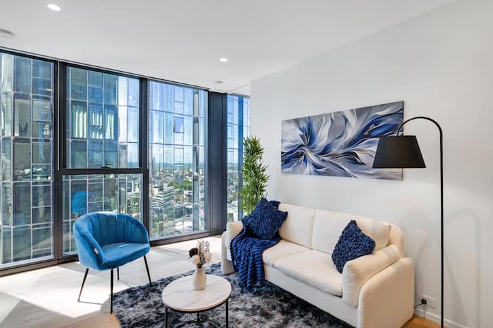High-rise Luxe Southbank 2br W/pool, Gym & Views - Australia