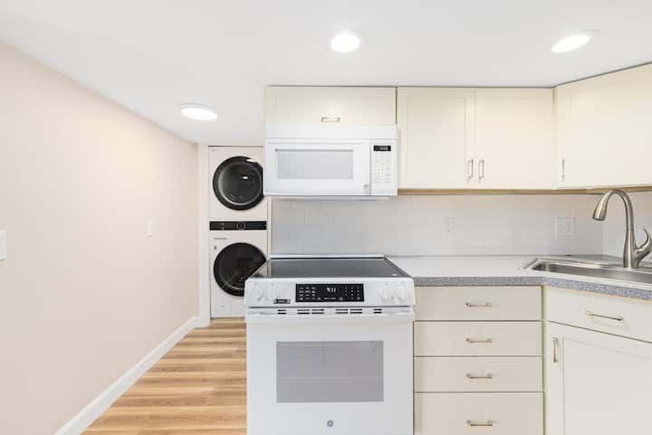 Parade Route Retreat In Bristol! - Colt State Park, Bristol