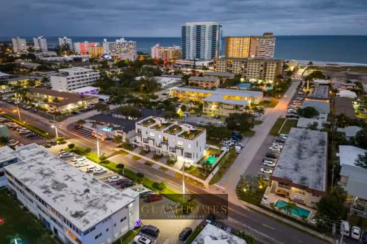 New 5br Villa • Beach Walk • Jacuzzi Retreat - Pompano Beach, FL