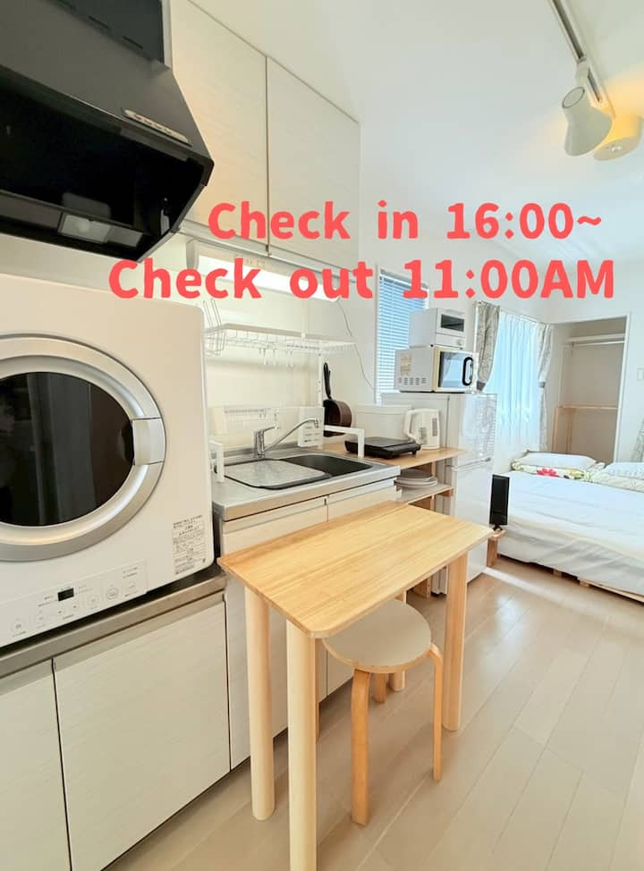 【3階b号室】国際通り7分!駅やコンビニから近く、一人旅、家族旅行、昼も夜も楽める好立地 - Naha