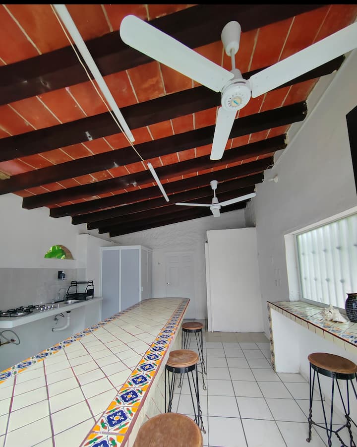 Cozy Rustic Studio Near Beach & Downtown Vibes - Puerto Vallarta