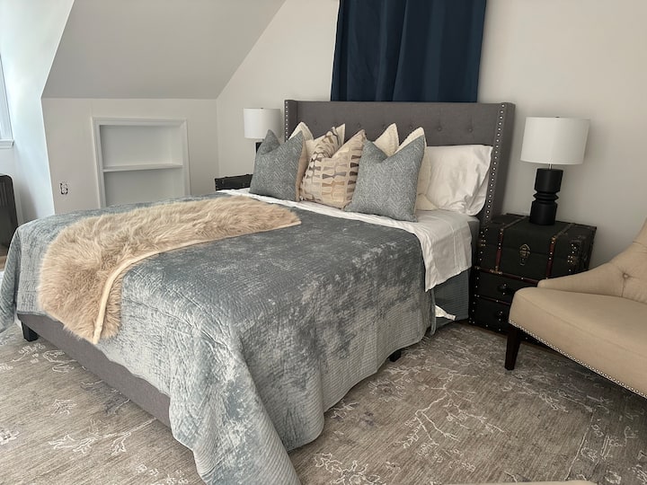 Stylish 2br House Near Stony Brook University - Stony Brook, NY