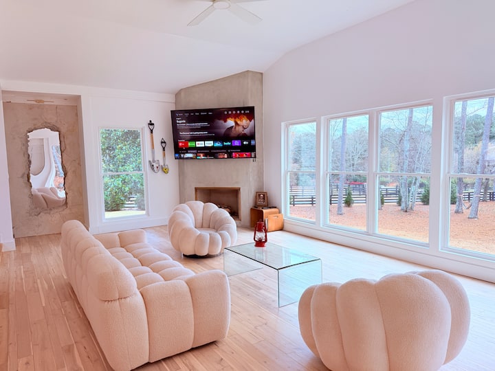 Luxury Art Getaway+ Movie Theater • Alpharetta 4br - Alpharetta, GA