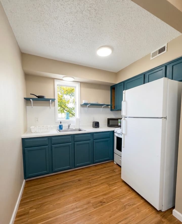 2br • Beachside Stay + Free Parking Pass - Stone Harbor, NJ