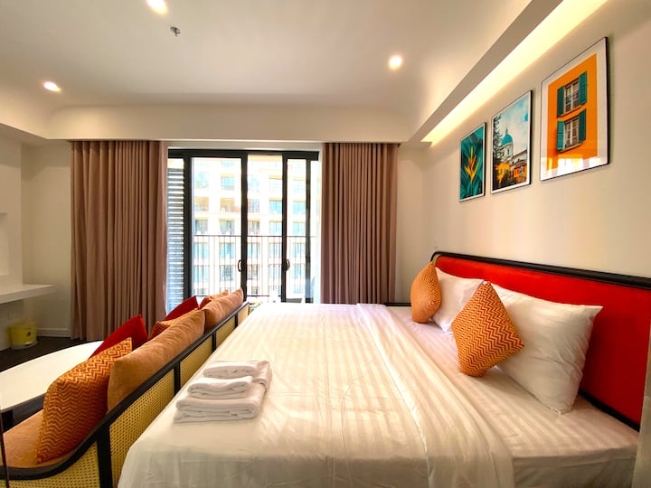 Modern Studio With Sofa & Peaceful City View - Phú Quốc