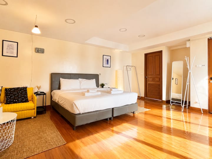 Silom Rental Unit / Central Escape / Work & Stay - Bang Rak