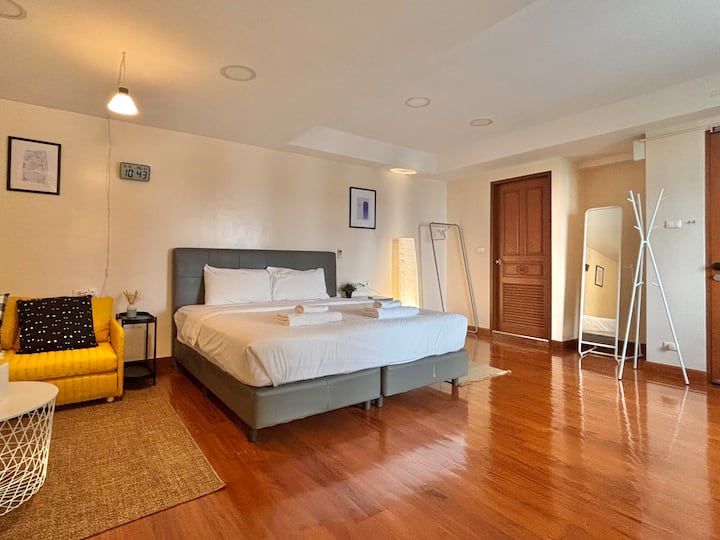 Silom Rental Unit / Central Escape / Work & Stay - Bangkok