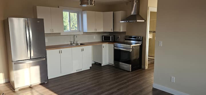 Perfect Getaway! Near To Rocky Mountains & Calgary - Airdrie
