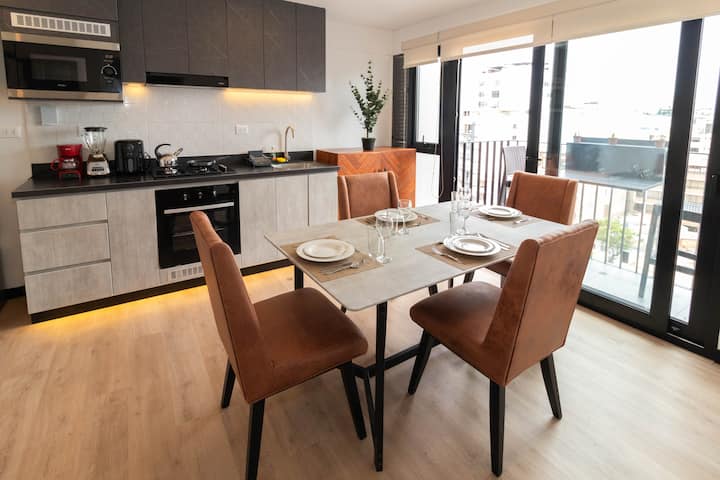 Premium Duplex With Terrace Steps From The Malecon - Lima