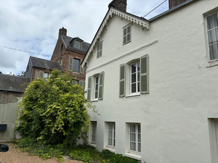 Maison Avec Jardin Et Parking Privé En Ville - Honfleur