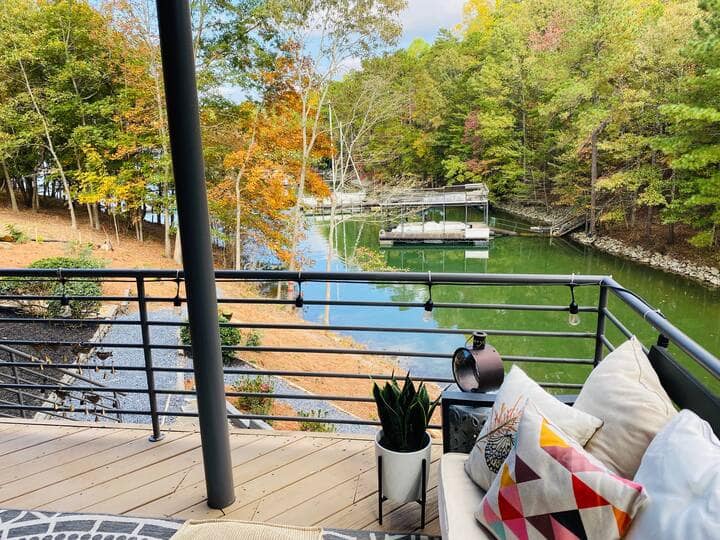 Private Lakefront Home · Dock, Beach & Fire Pit - Flowery Branch, GA