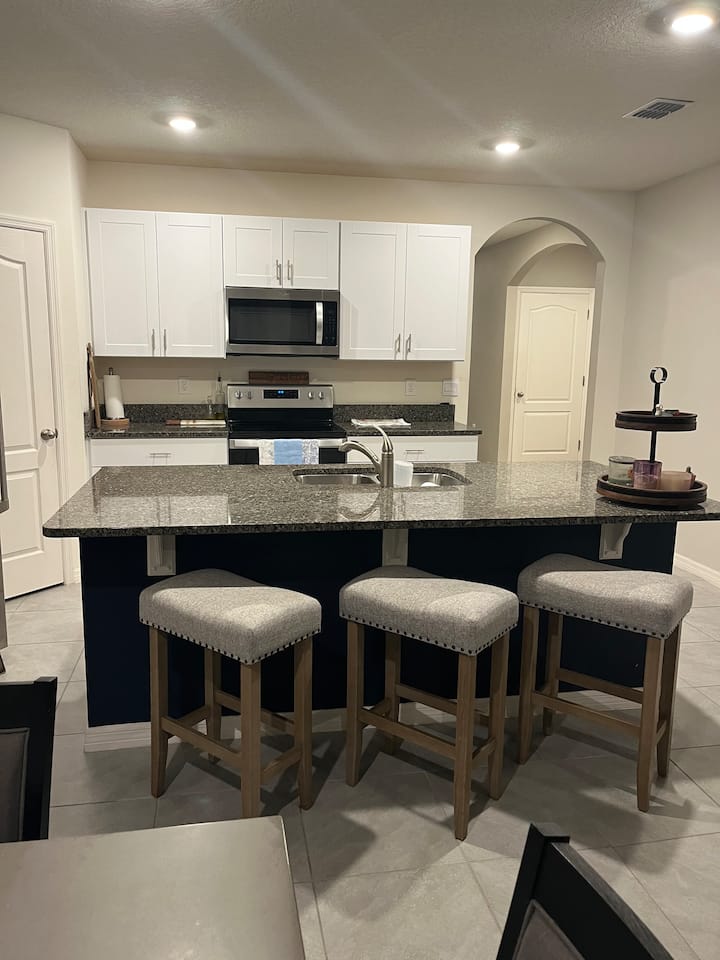 Cozy Family Home Near Daytona & Orlando Fun! - DeLand