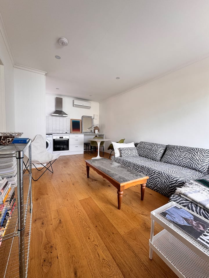 1 Bedroom Apartment In St Kilda - St Kilda