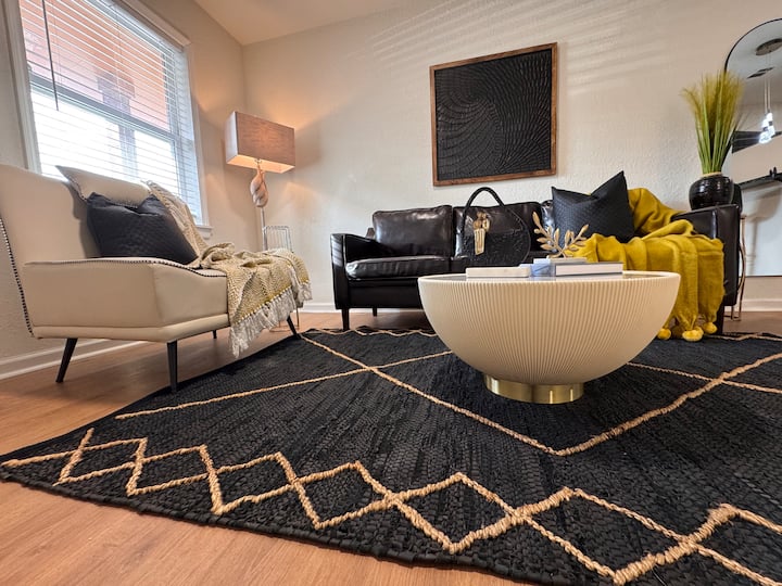 Effortless Comfort, Off Famu Campus (Ste#2) - Tallahassee, FL