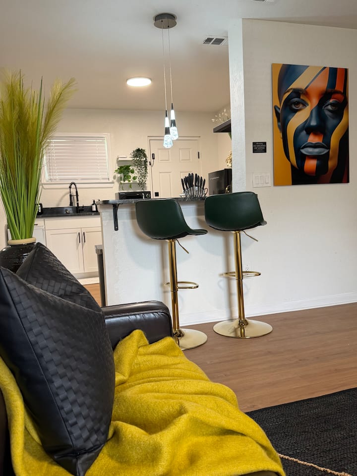 Effortless Comfort, Off Famu Campus (Ste#2) - Tallahassee, FL