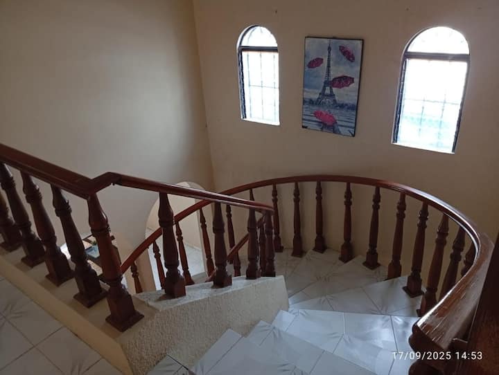 Casa Grande Cerca Del Malecón, La Mejor Zona - Coatzacoalcos