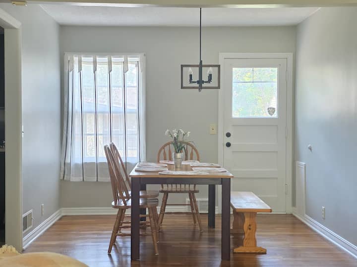 Your 3-bedroom Home Away From Home. Book Today. - Wichita, KS