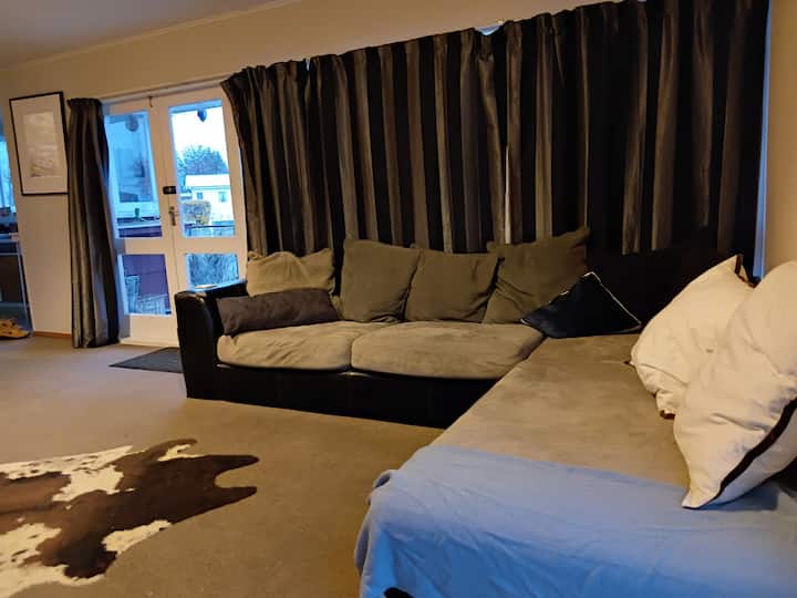 Cute And Cosy. - Twizel