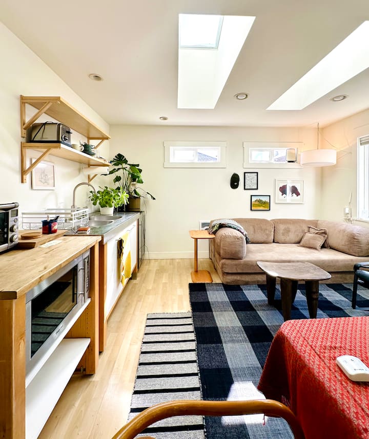 Bright And Art-filled Guest Cottage - Oakland, CA