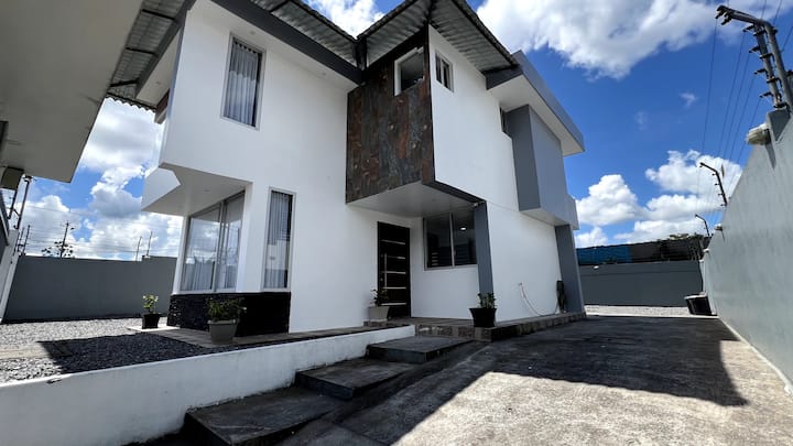 Casa Independiente, Moderna Y Segura - Puyo