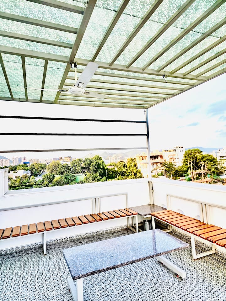 A Luxury Penthouse With Jacuzzi, Steam Bath, Views - Udaipur