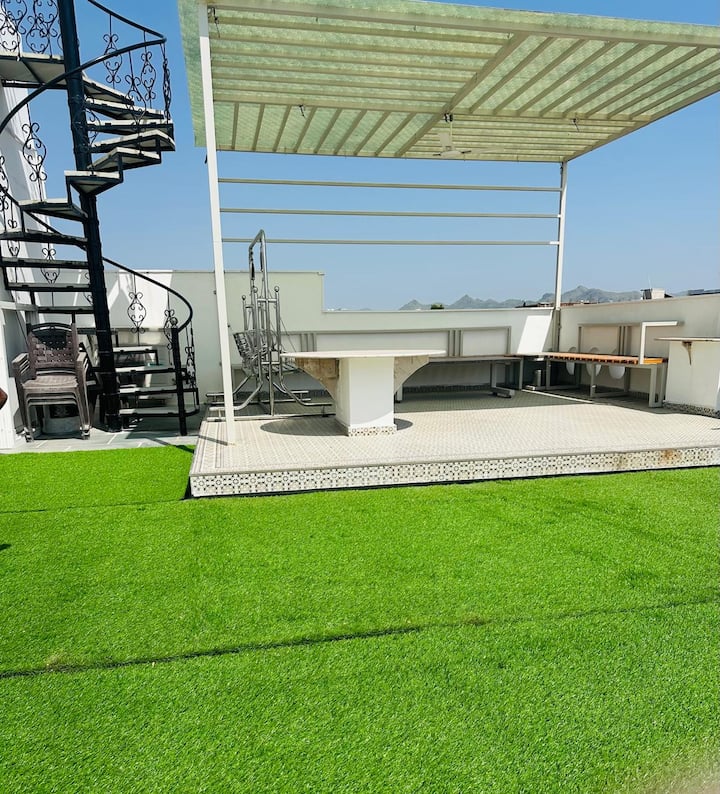 A Luxury Penthouse With Jacuzzi, Steam Bath, Views - Udaipur