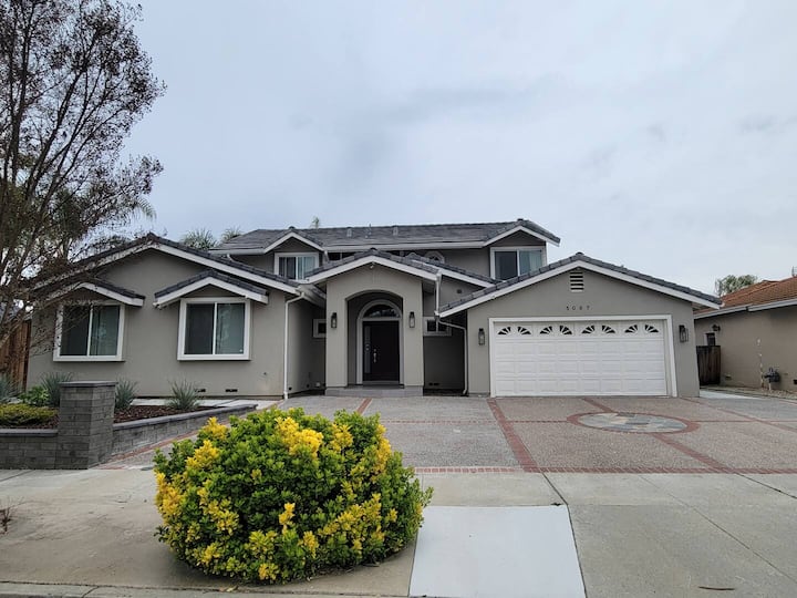 Cozy 5br Retreat |Walk To Train,mall & Restaurants - San Jose