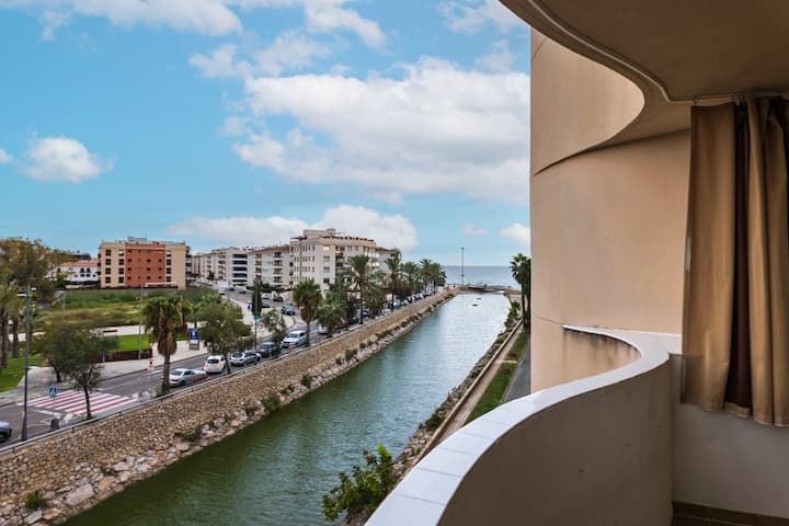 Apartamento Luminoso Y Amplio Al Lado De El Mar - Calafell