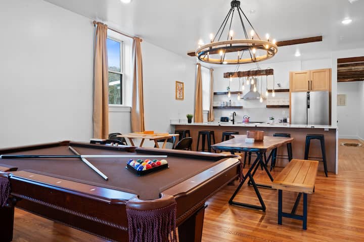 Sleeps 42 | Pocono Summit Lodge W/ Gameroom&famfun - Tannersville, PA