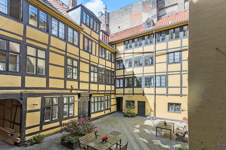 Quiet Copenhagen Gem With Loft Bedroom - Copenhagen