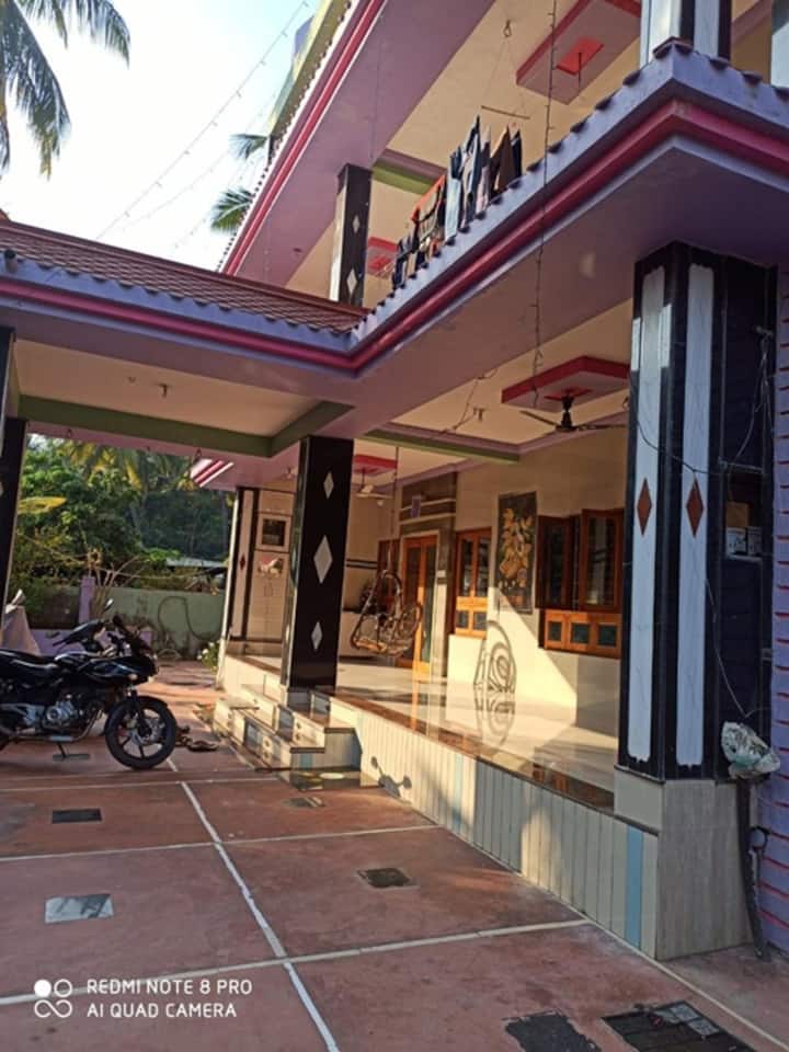 2 Bhk Huge House On 1st Floor - Vapi