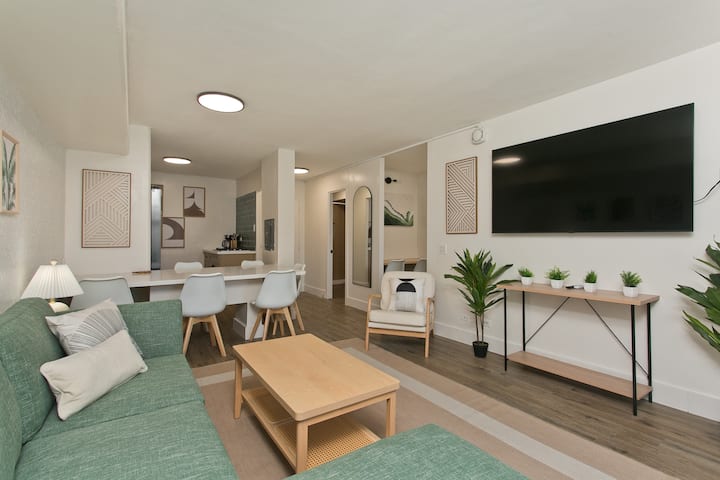 New Chic Retreat With 5 Bed 2 Bath Ocean View - Honolulu