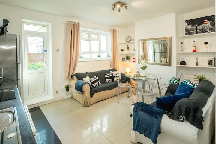 Spacious 4-bed Flat Near Nine Elms Tube Station - Londen