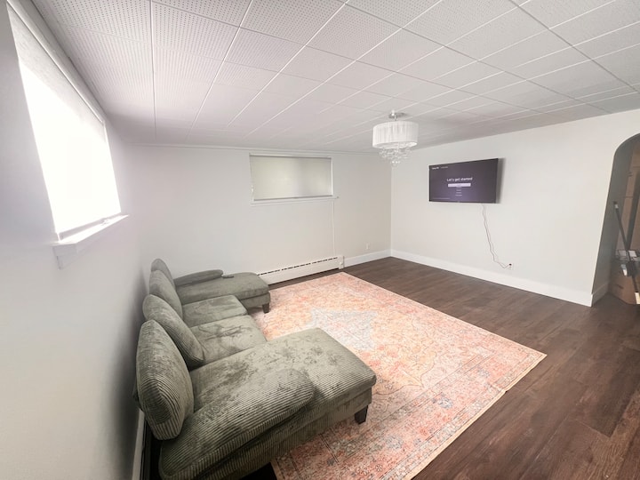 Fantastic Location! Bright Newly Renovated 2 Bedrm - Thunder Bay