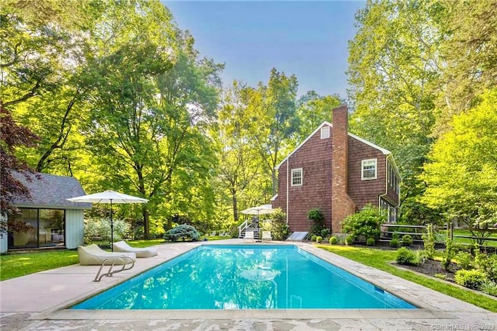 Riverfront Gateway With Pool & Complete Privacy - Westport