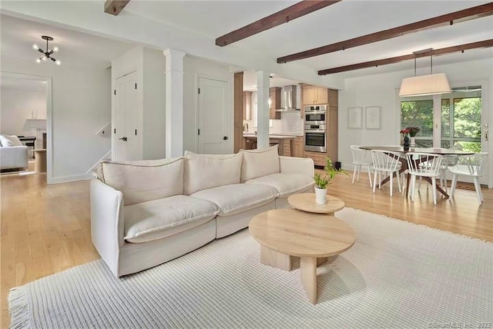 Riverfront Gateway With Pool & Complete Privacy - Norwalk, CT