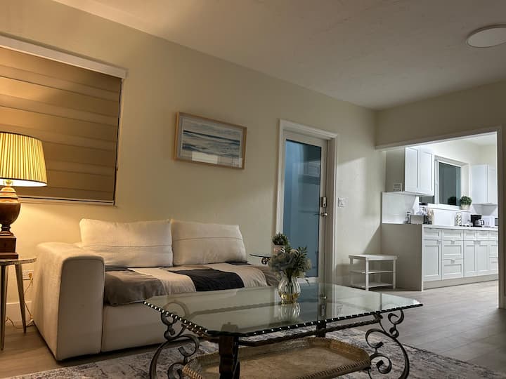 Spring Village By The Canal Loft - Miami, FL