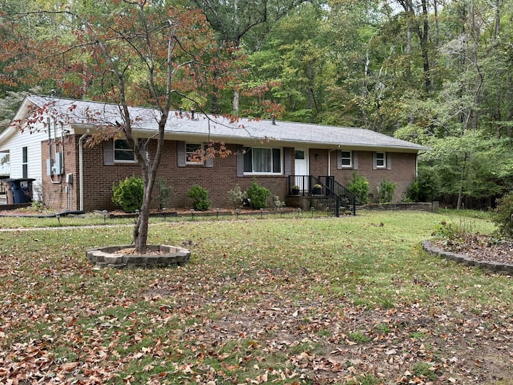 Entire Cozy, Remodeled Home In Matthews! - Wesley Chapel, NC