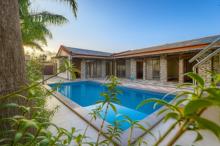 Lux Pool Party Pad | Hill View | Bbq | Game | Wifi - Neral