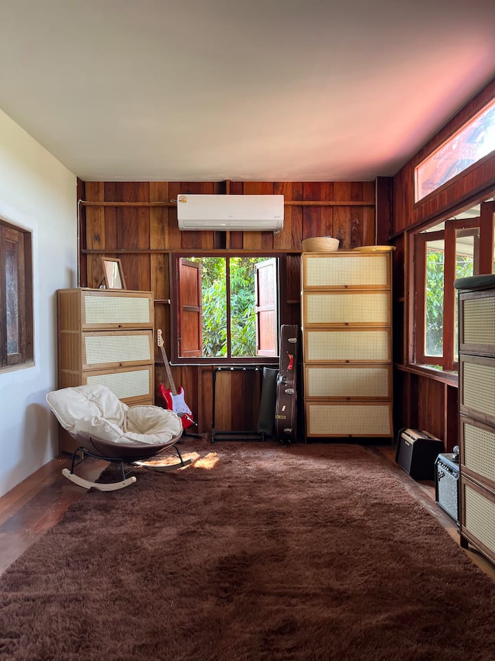 Spacious Mountain View House · Artist Den - Chiang Dao