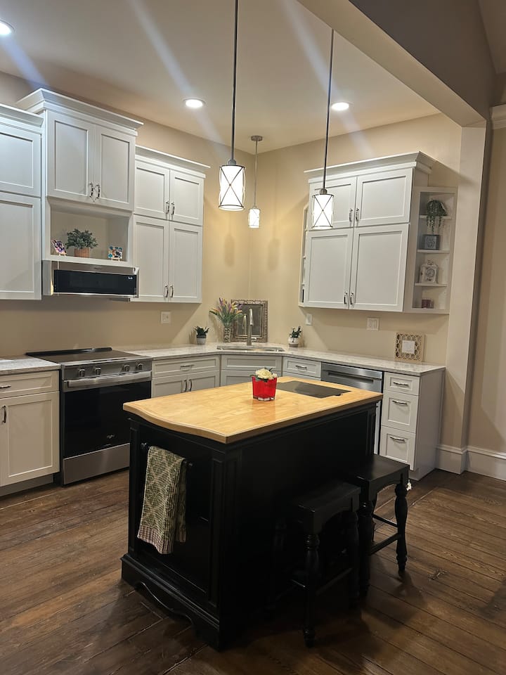 Dayton Cottage - Dayton, OH