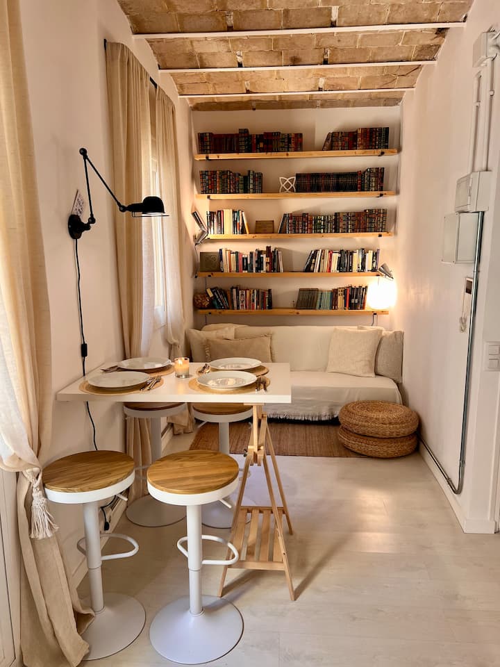 Cozy Barceloneta Beach Flat · Newly Renovated - Barcelona