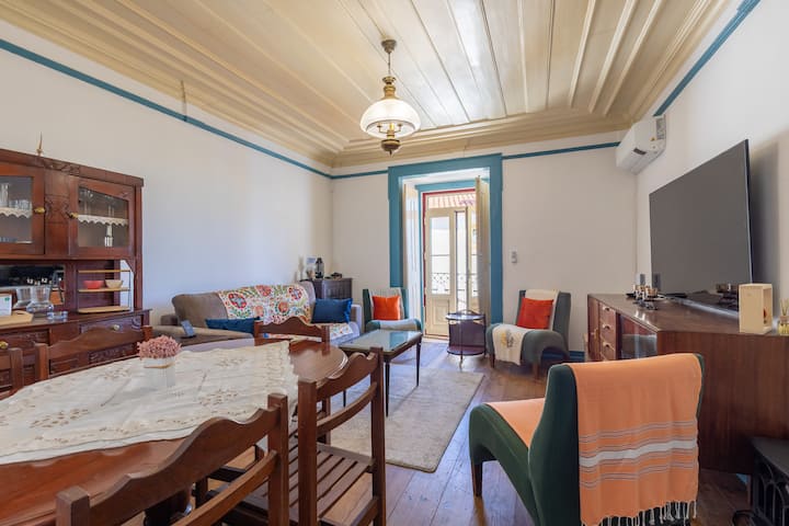 Casa Andorinhas-pet-friendly Riverside Home - Golegã
