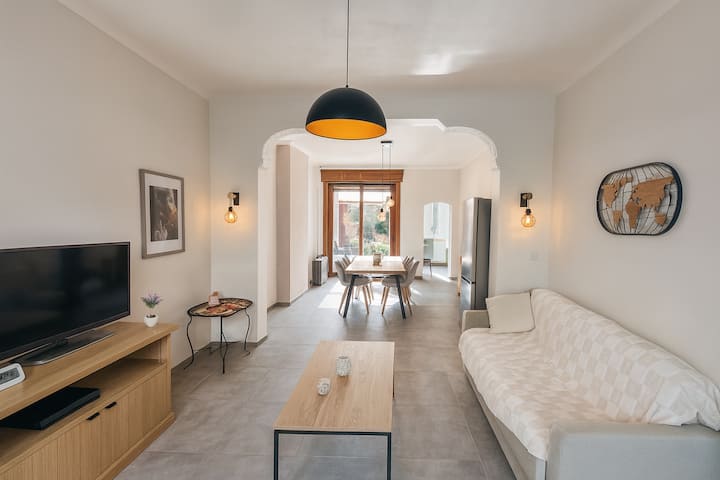 Maison Cosy Avec Terrasse & Jardin – Aéroport Gare - Charleroi