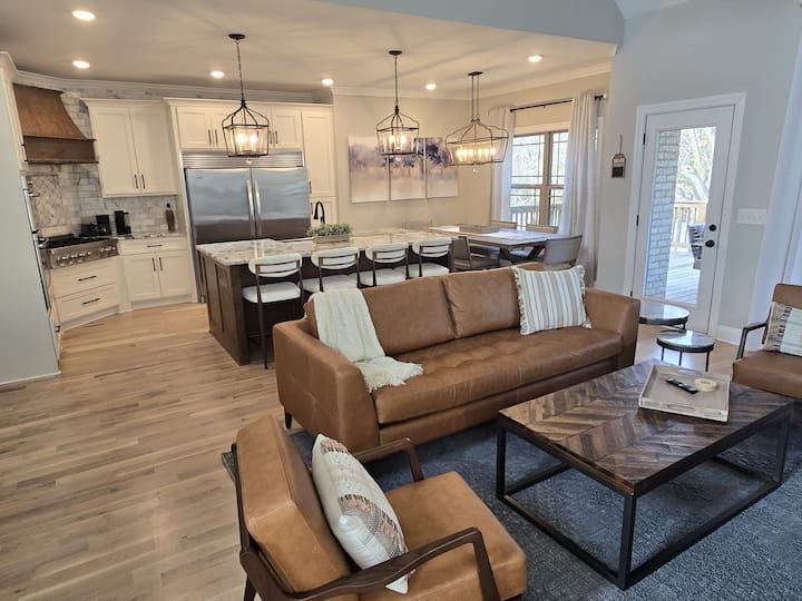 Nashville Lakehouse Retreat On Old Hickory Lake - Gallatin, TN