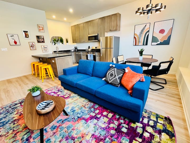 Cozy & Spacious Avondale House Retreat + Game Room - Chicago