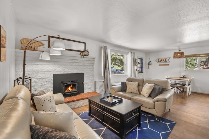 Sheltie Chalet | Near Beaches & Trails | Sleeps 6 - Vikingsholm