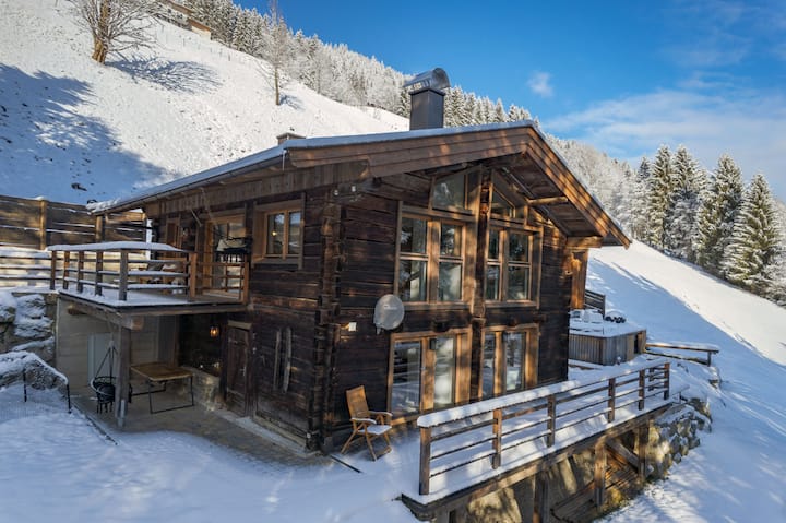 Altholz Trifft Beton: Alpiner Luxus Bei Kitzbühel - Kitzbühel